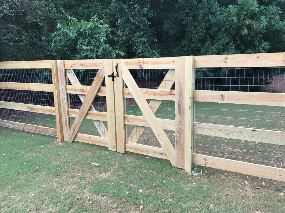 Fence Projects - Farmhouse - Landscape - Atlanta - by Longoria's Five ...