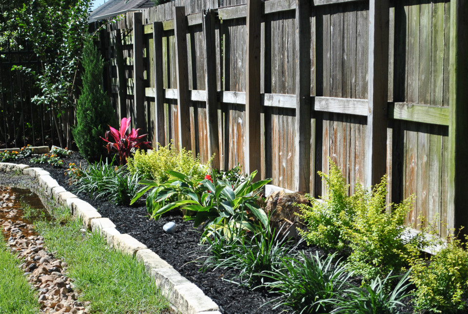 Fenceline Bed - Landscape - by Landmark Landscape Group | Houzz