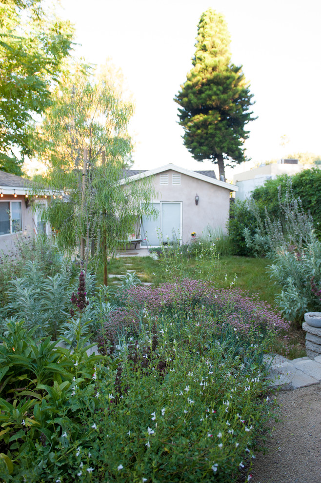 Lush, Leafy Fire-Defense - Rustic - Landscape - Los Angeles - by FormLA ...