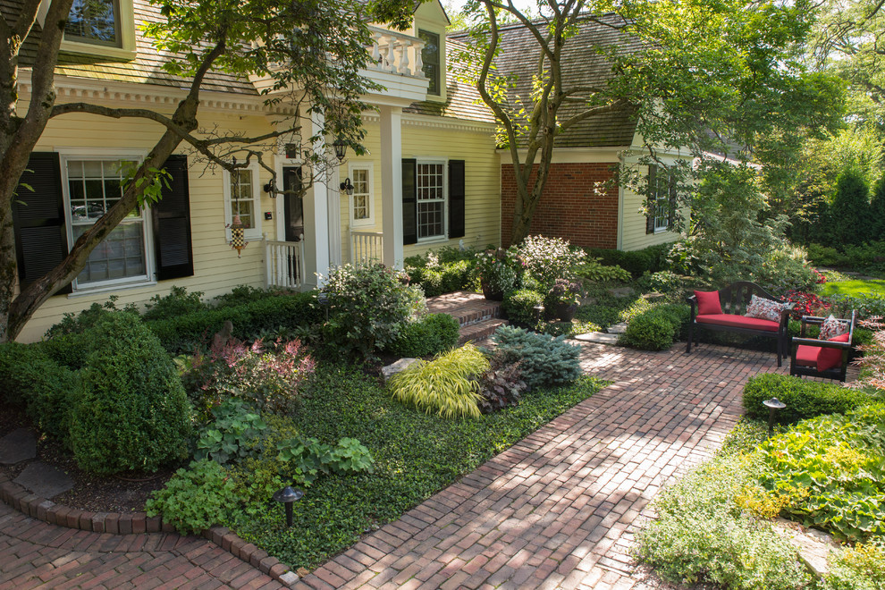 Front Entry Walk - Traditional - Garden - Chicago - by Chalet | Houzz IE