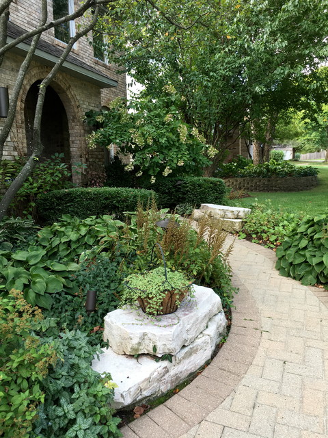 Front Walkway - Garden - Chicago - by Eco Scapes, Inc. | Houzz UK