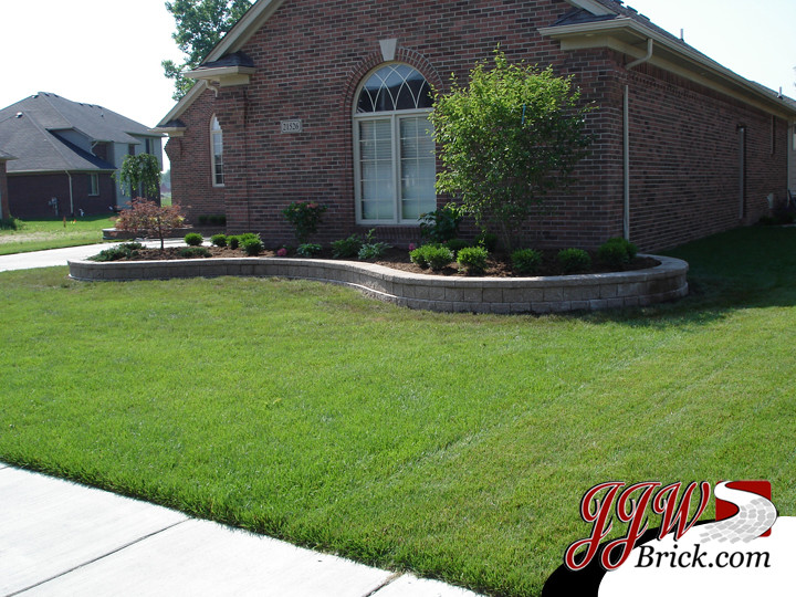 Front Yard Landscaping Design Photos - Traditional - Landscape ...