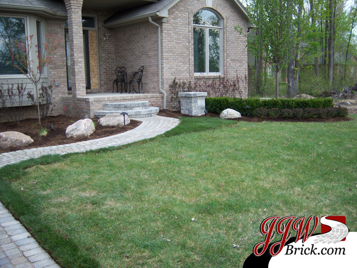 Front Yard Landscaping Design Photos - Traditional - Landscape ...