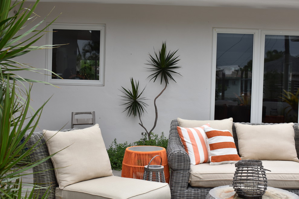 Front Yard Outdoor design ideas - Modern - Landscape - Miami - by ...