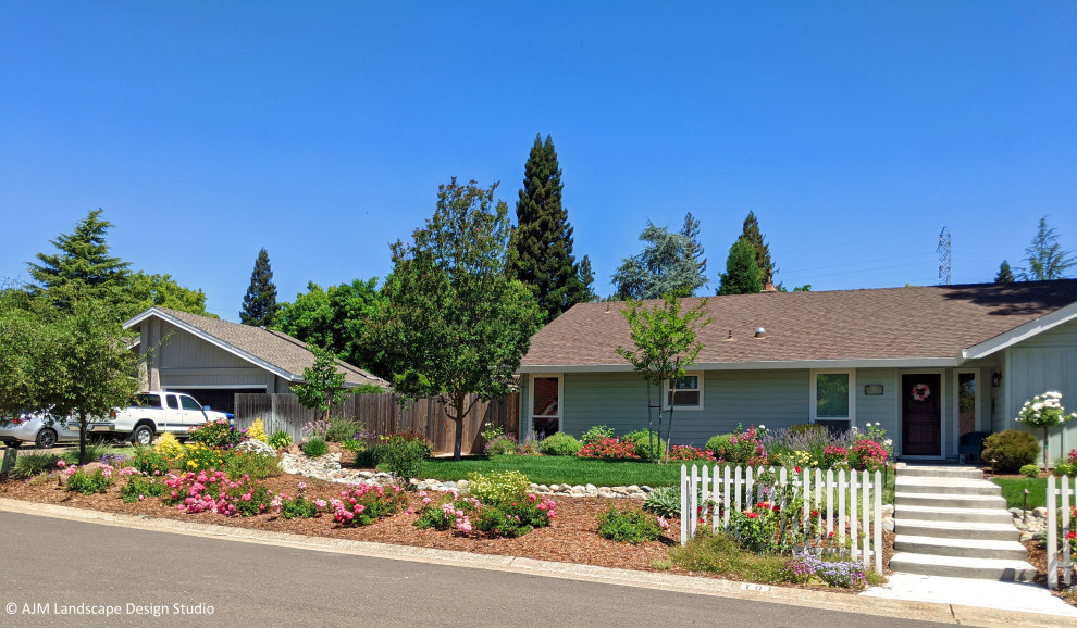 Front Yard Renovation: Cottage garden - Craftsman - Landscape ...