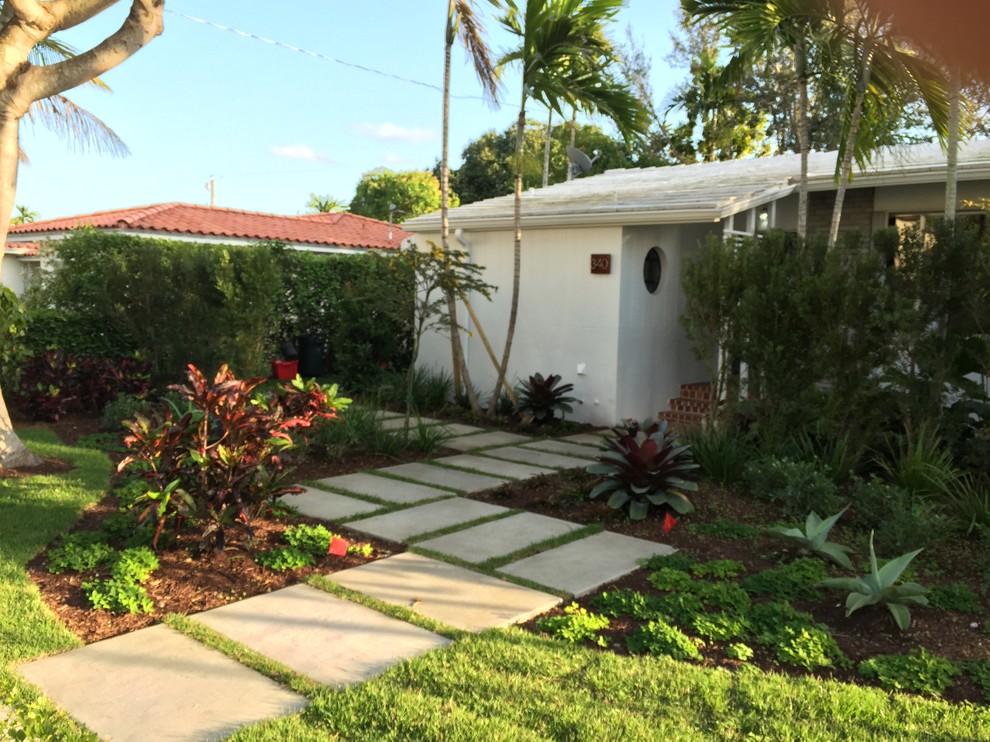 Gallery - Modern - Landscape - Miami - by DRIVEWAYS BY DESIGN | Houzz