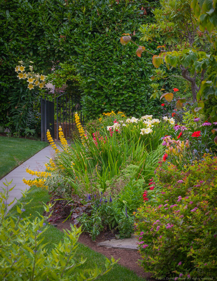 Garden Crest - Farmhouse - Landscape - Seattle - by Terra Design | Houzz