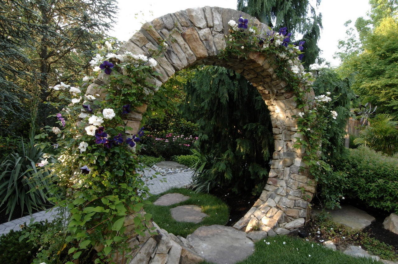 Bring Whimsy & Wonder Into Your Garden With Circles