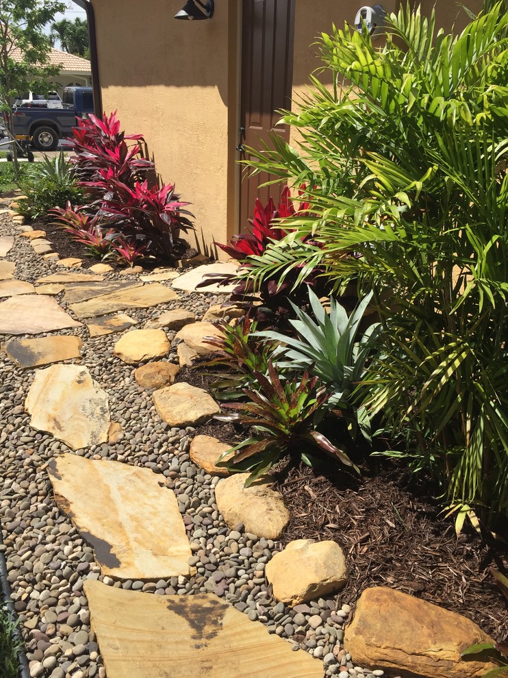 Garden Path - Tropical - Landscape - Miami - by Treasurescapes | Houzz