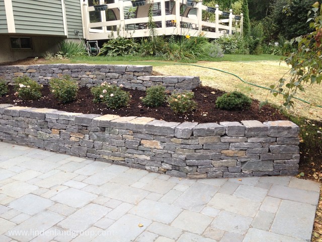 Tumbled Stone Retaining Wall Frontier® Tumbled Dry Stack | Select