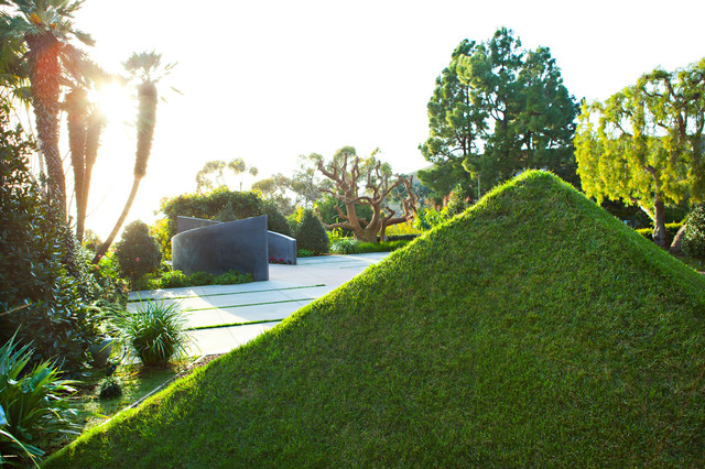 GRASS PYRAMIDS - Moderne - Jardin - Orange County - par S I N G E R | Houzz