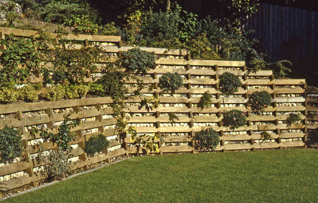 Green Structural Retaining Wall - Modern - Garden - Kansas City - by ...