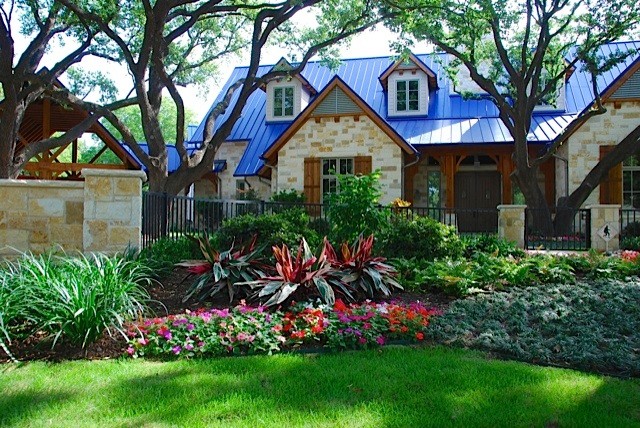 Hill Country Traditional - Traditional - Landscape - Dallas - by ...