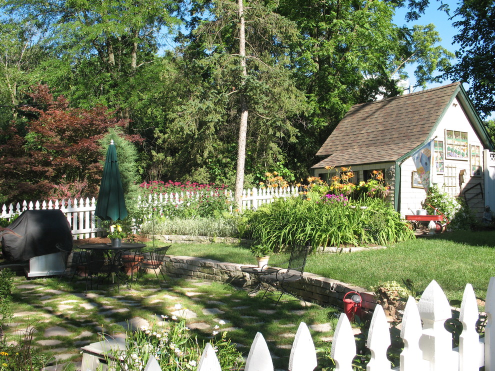 Hillside Home - Traditional - Landscape - Chicago - by Celeste Jackson ...