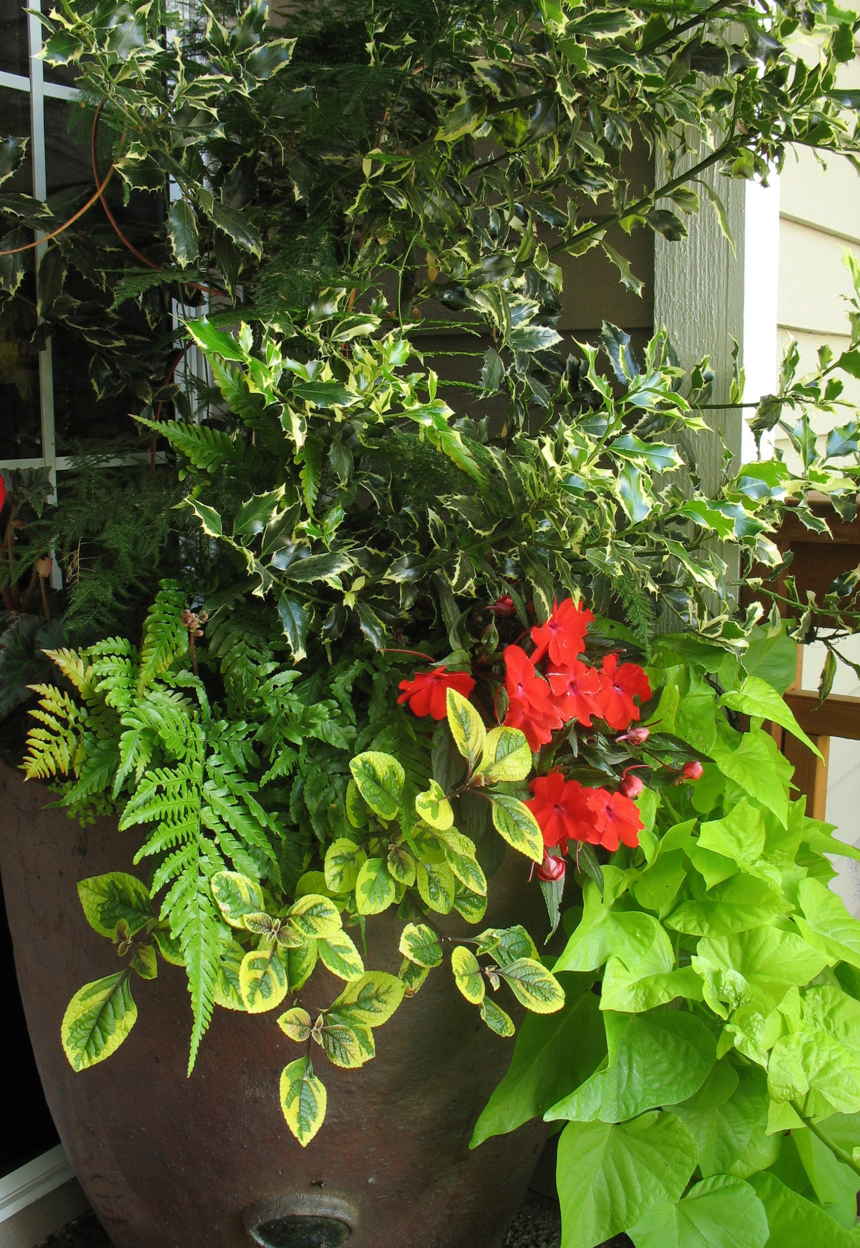5 Container Gardens for Fall, the Holidays and Beyond