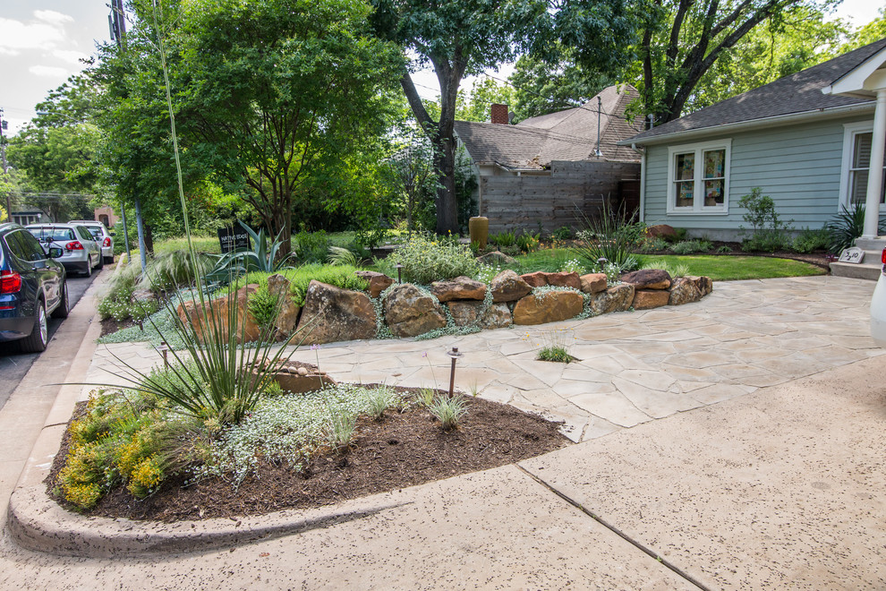 Hyde Park Modern Retreat - Front Yard - Moderne - Jardin - Austin - par ...