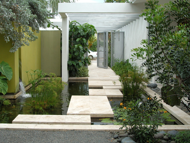 8 Modern-Day Moats That Float Our Boats