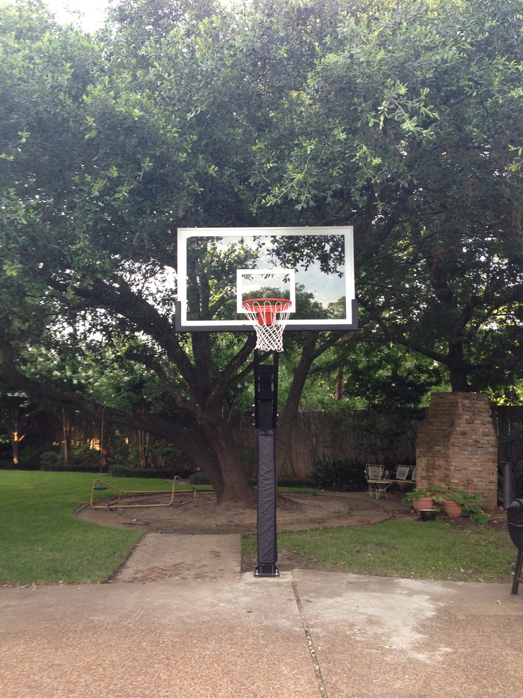 John F's Pro Dunk Platinum Basketball System on a 20x20 in Beaumont, TX ...