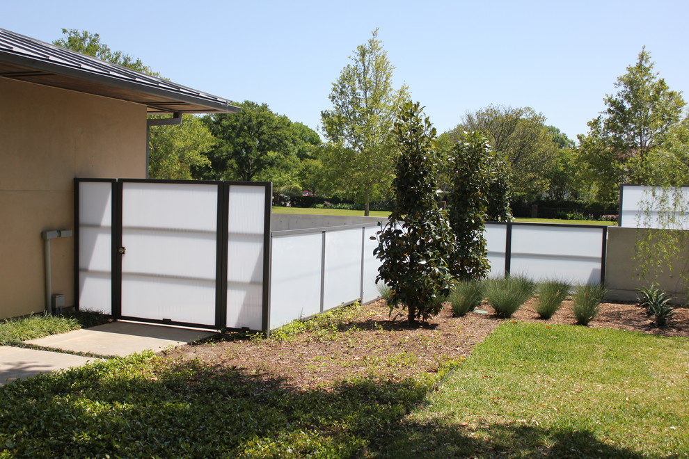 Karol - Contemporary - Landscape - Dallas - by Aruba Iron Works | Houzz