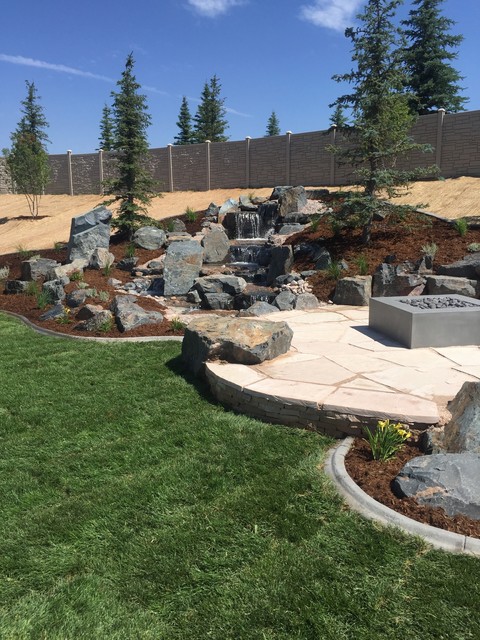 Kincheloe Water Feature and Flagstone Patio - Contemporain - Jardin ...