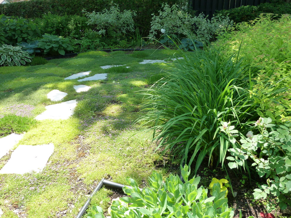 Kings Grove Front Yard Landscape - Contemporary - Landscape - Ottawa ...