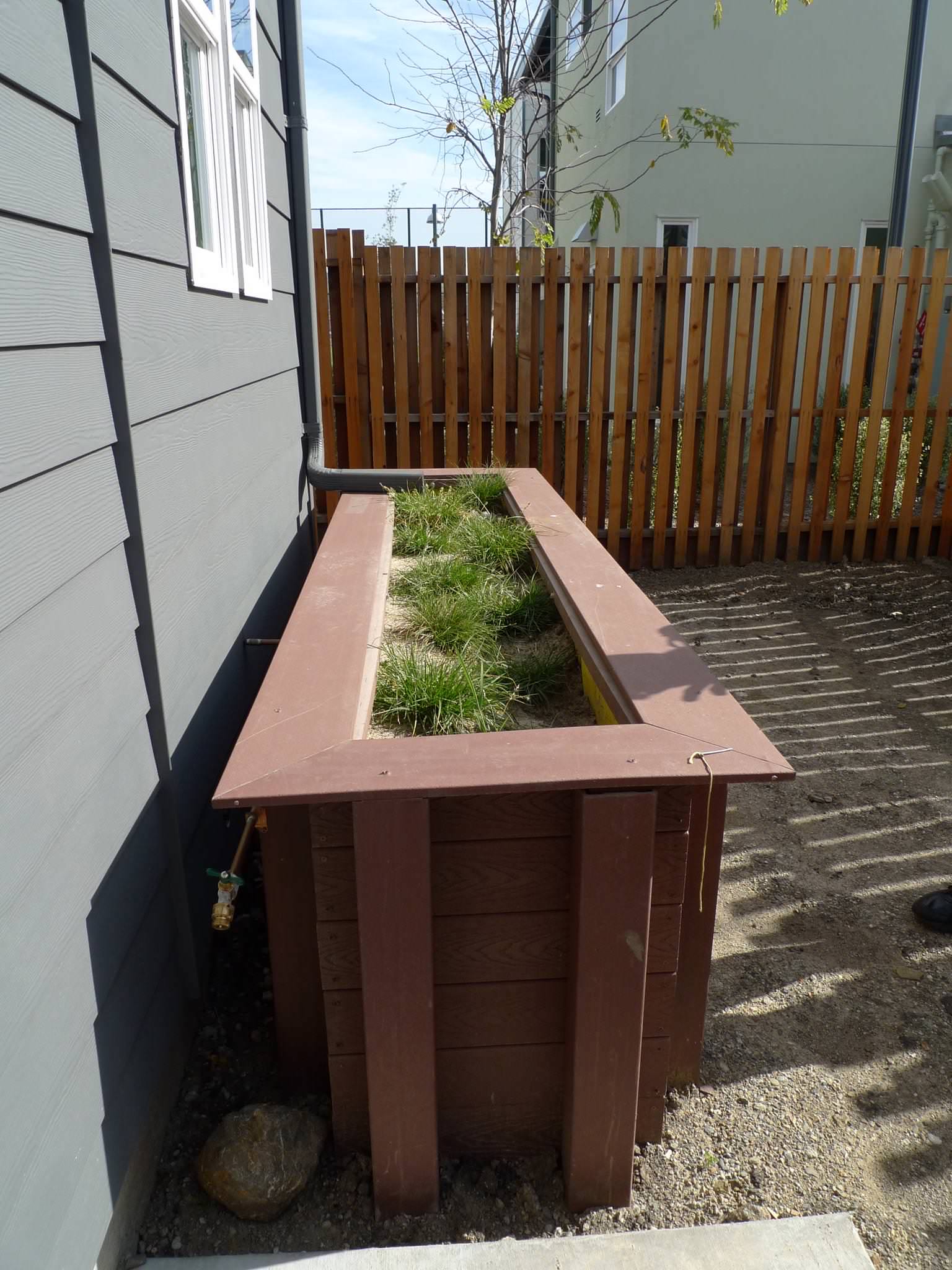 Stormwater Planters Manage Runoff in Small Gardens