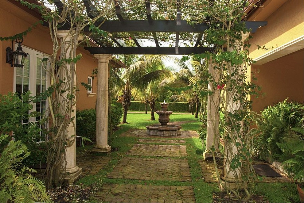 La Casa Grande - Mediterranean - Garden - Miami - by Caruva Design ...