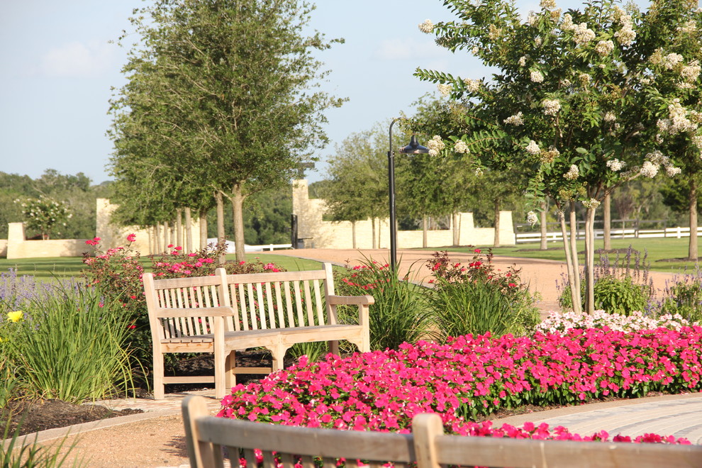 Labyrinth Garden - Farmhouse - Landscape - Houston - by Landscape ...