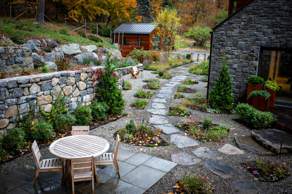 Lakefront Idyll - Gravel Courtyard - Contemporary - Landscape - New ...