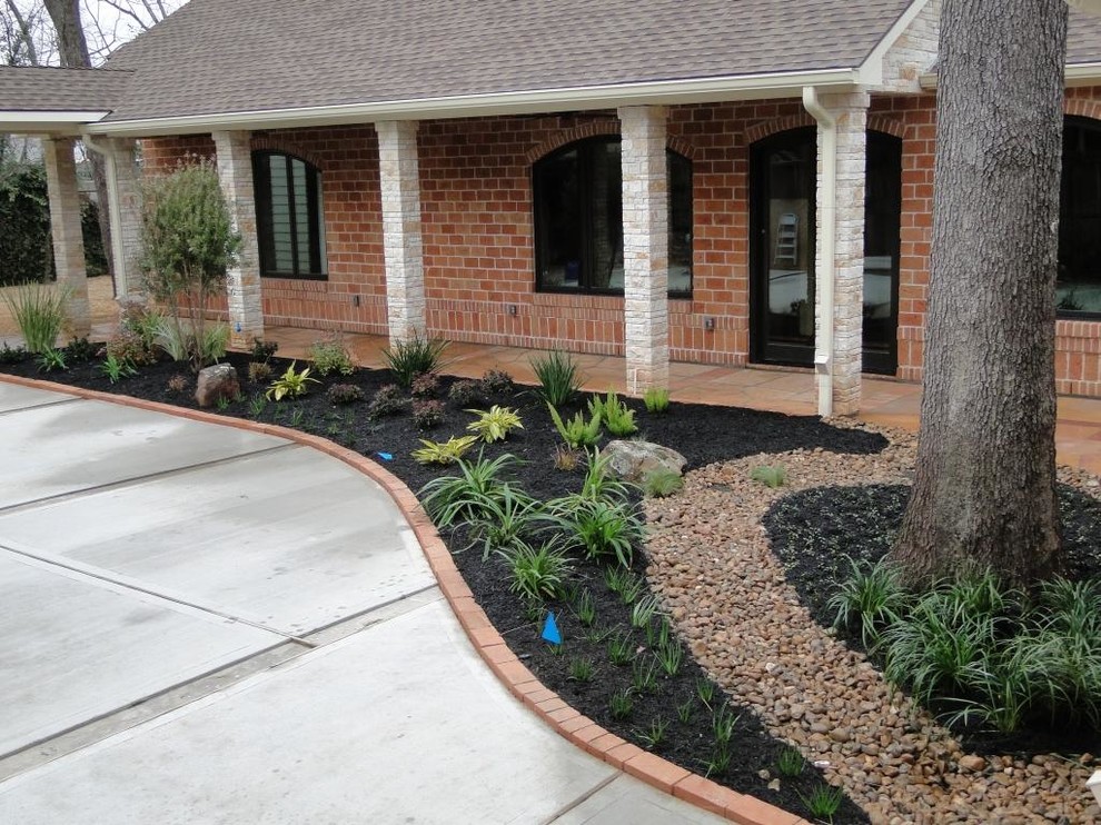 Landscaping - Traditional - Landscape - Houston - by Trendsetter ...