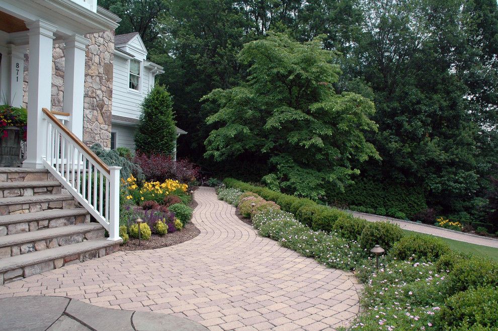 Levels of luxury - Traditional - Landscape - New York - by Jardin ...