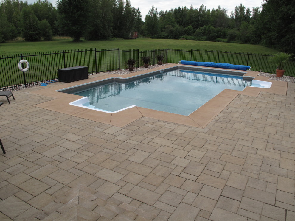 Limoges - Modern - Pool - Ottawa - by Ottawa Home and Garden | Houzz