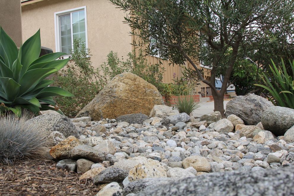 Long Beach Entry - Contemporary - Landscape - Los Angeles - by dp ...