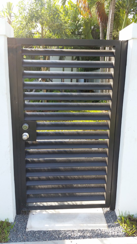 Louver Fence and Gates - Landscape - Miami - by RQ WELDING INC | Houzz
