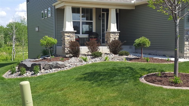 Low Maintenance Planting Bed in Savage - Garden - Minneapolis - by NS ...