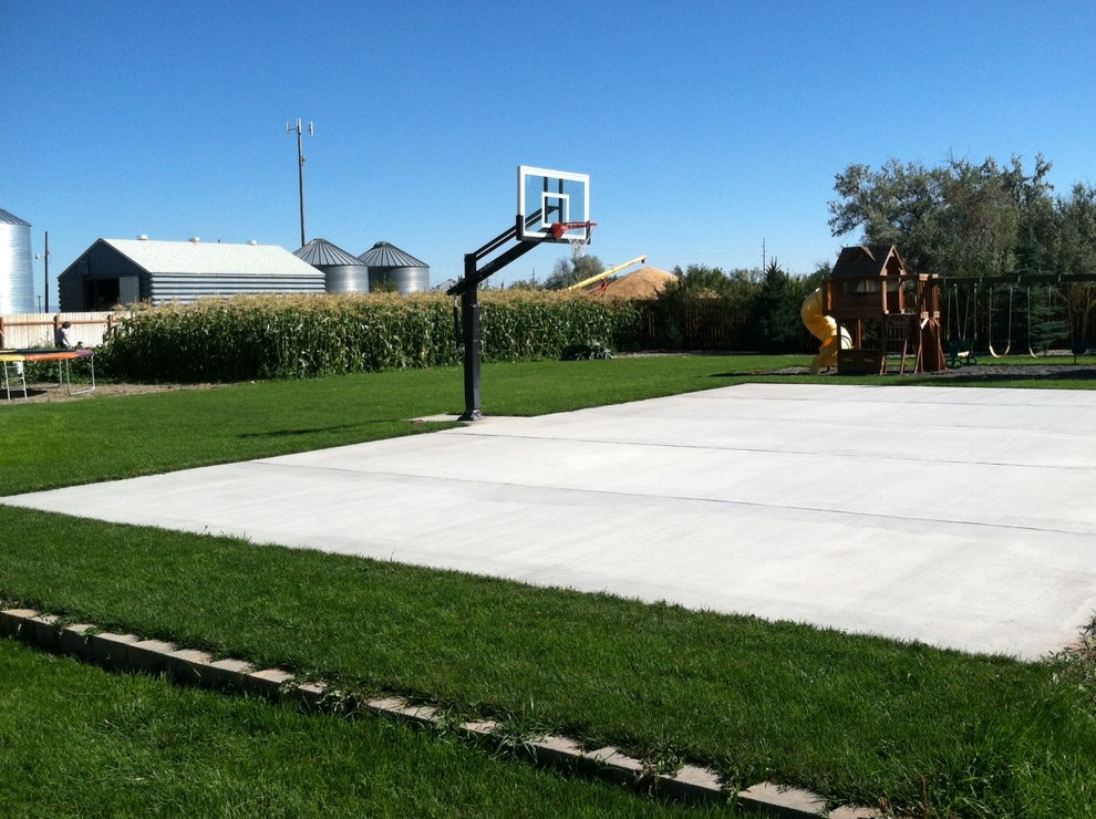 Mark L's Pro Dunk Gold Basketball System on a 50x30 in Roberts, ID ...
