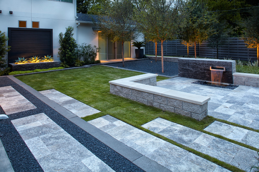 Modern Black - Grey and White Courtyard - Modern - Landscape - Dallas ...