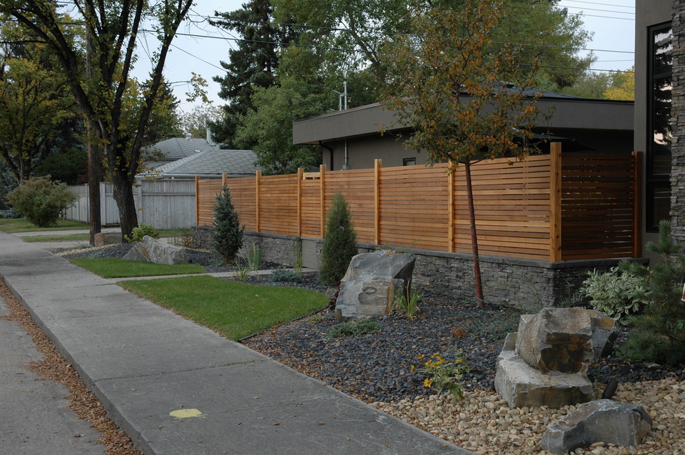 Modern Corner - Modern - Landscape - Calgary - by LANDFORM Inc. | Houzz