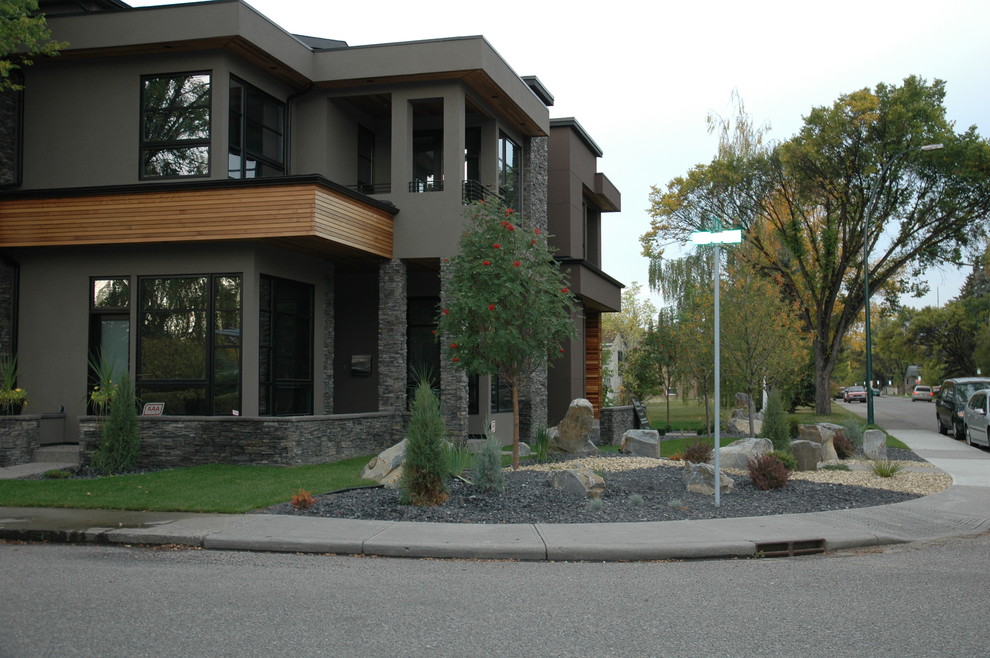Modern Corner - Modern - Landscape - Calgary - by LANDFORM Inc. | Houzz