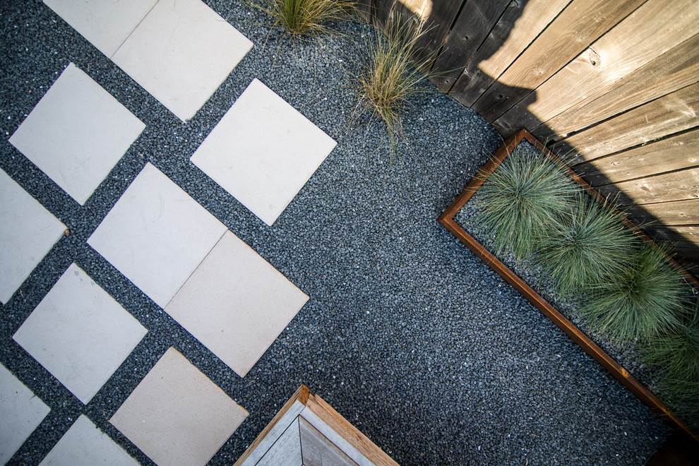 Modern Family Entertaining Space - Modern - Landscape - Austin - by ...