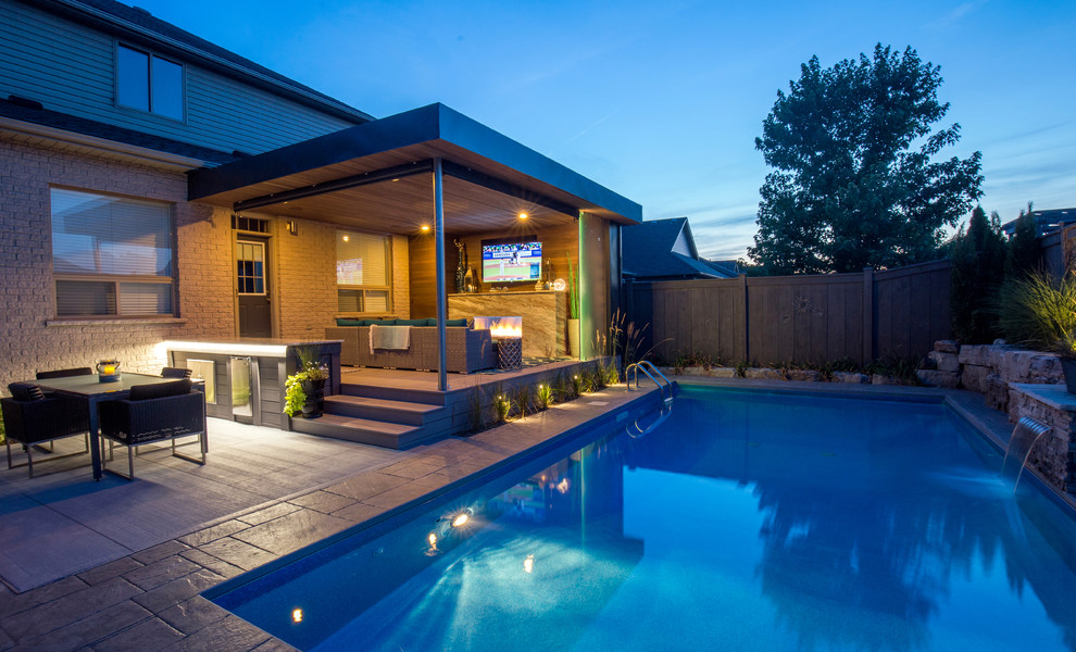 Modern Flat Roof Pavilion - Conestoga, ON - Modern - Landscape ...