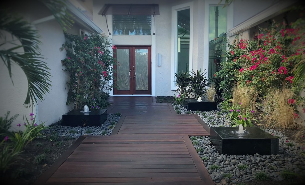 Modern Fountains and Landscaping for Entry - Modern - Landscape - Miami ...