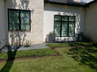 Modern front yard - Modern - Landscape - Dallas - by Happy Gardens | Houzz