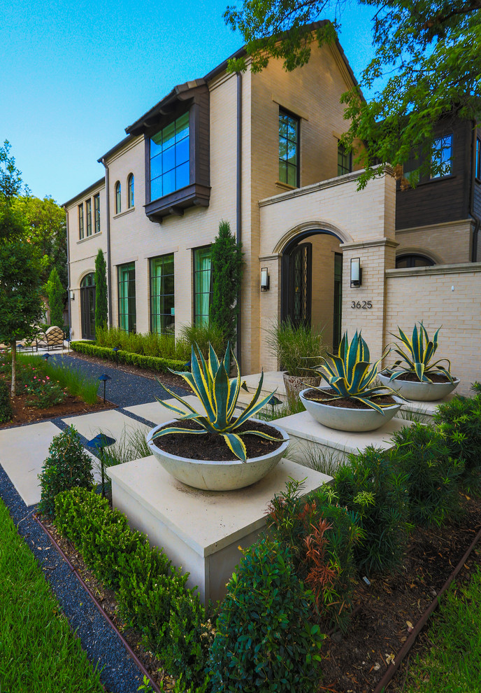 Modern Landscape and Zero Edge Pool - Contemporary - Landscape - Dallas ...