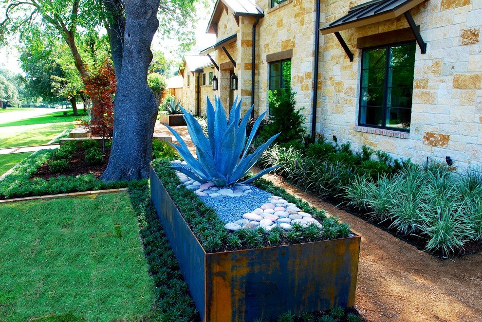 Modern Urban Ranch Style Home - Mediterranean - Landscape - Dallas - by ...