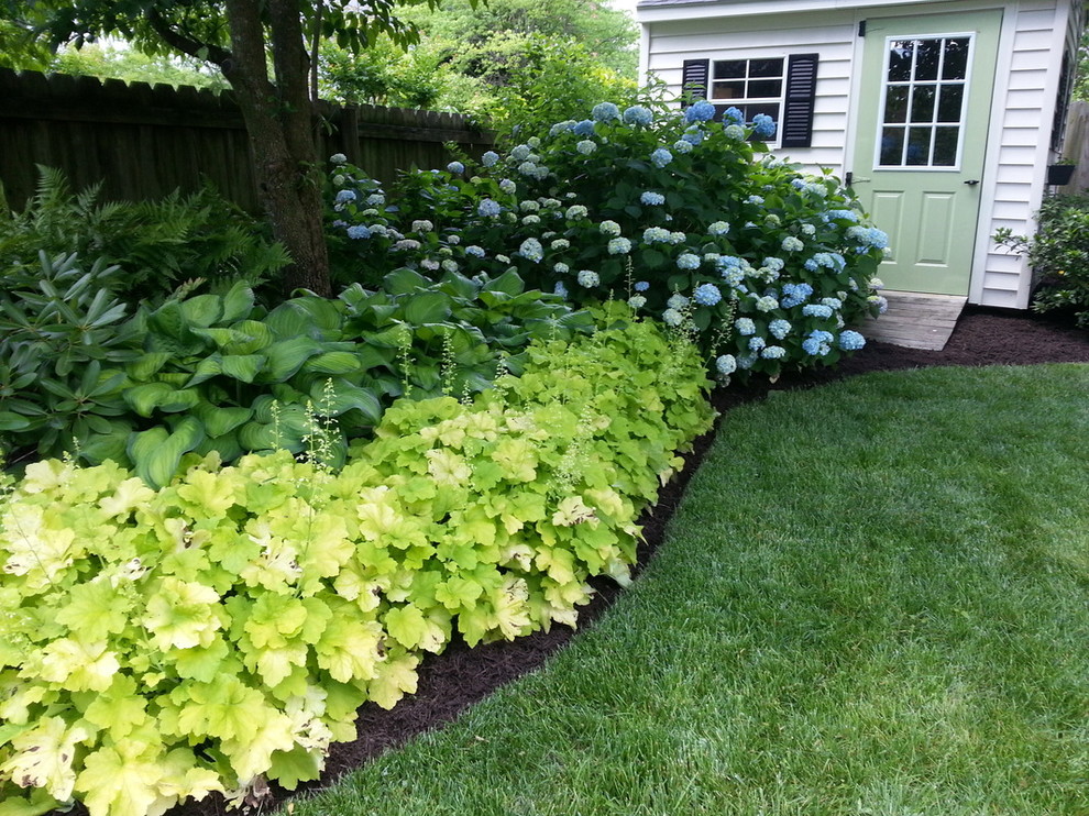 mulch and edging - Traditional - Landscape - Richmond - by Fab Scapes ...