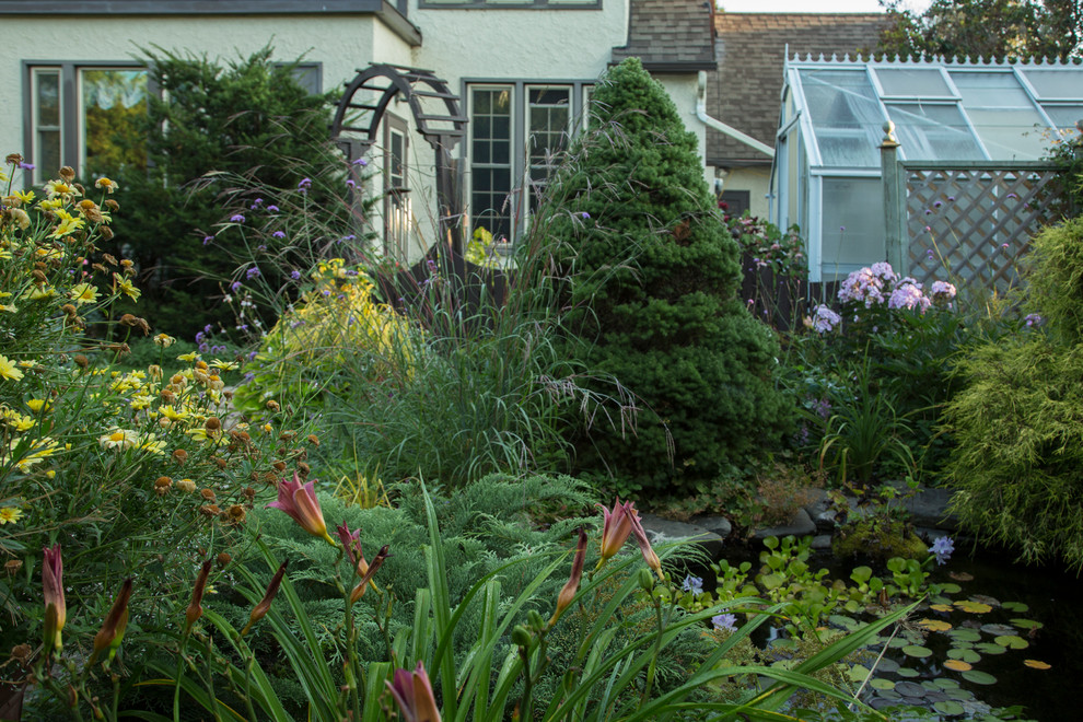 My Houzz: A Canadian Garden Is Well-Prepared for the Cold Weather Ahead ...