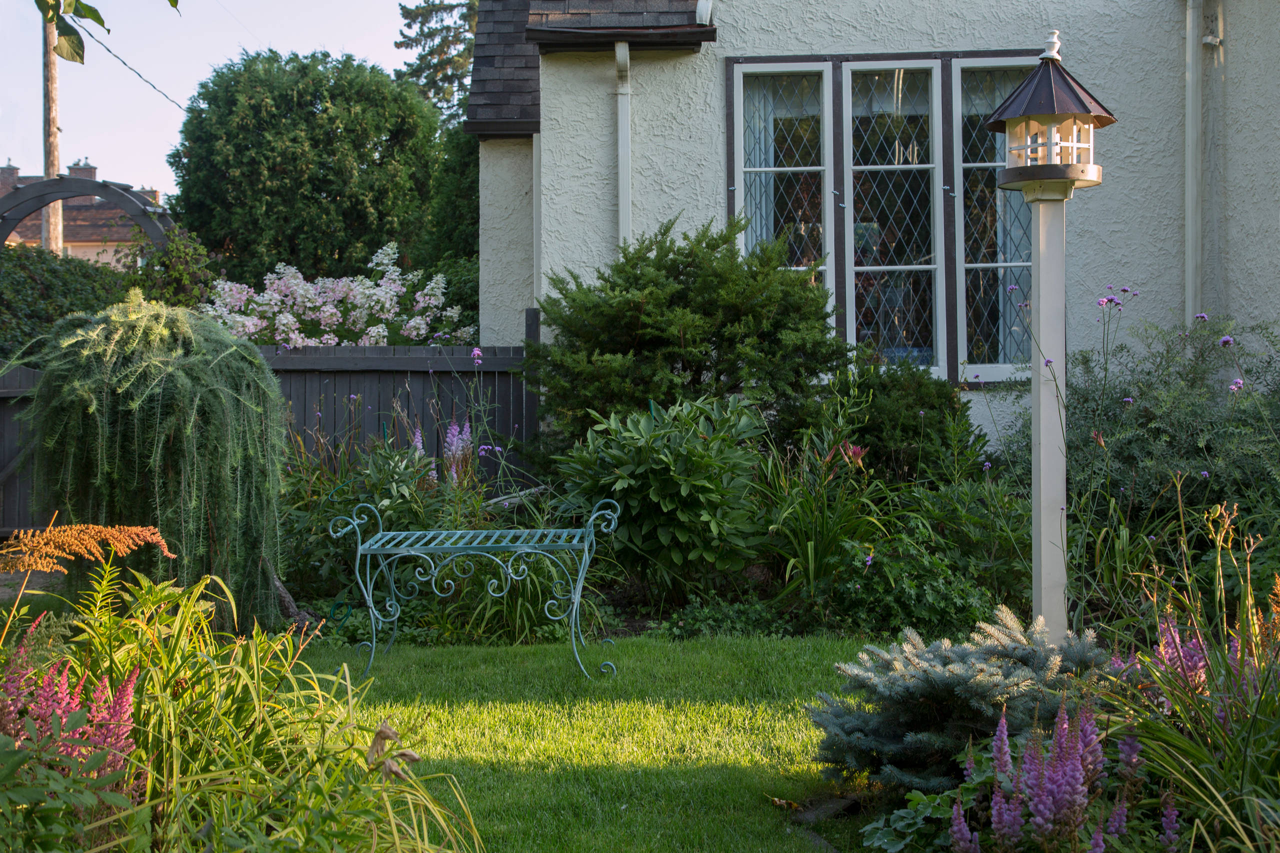My Houzz: A Canadian Garden Is Well-Prepared for the Cold Weather Ahead