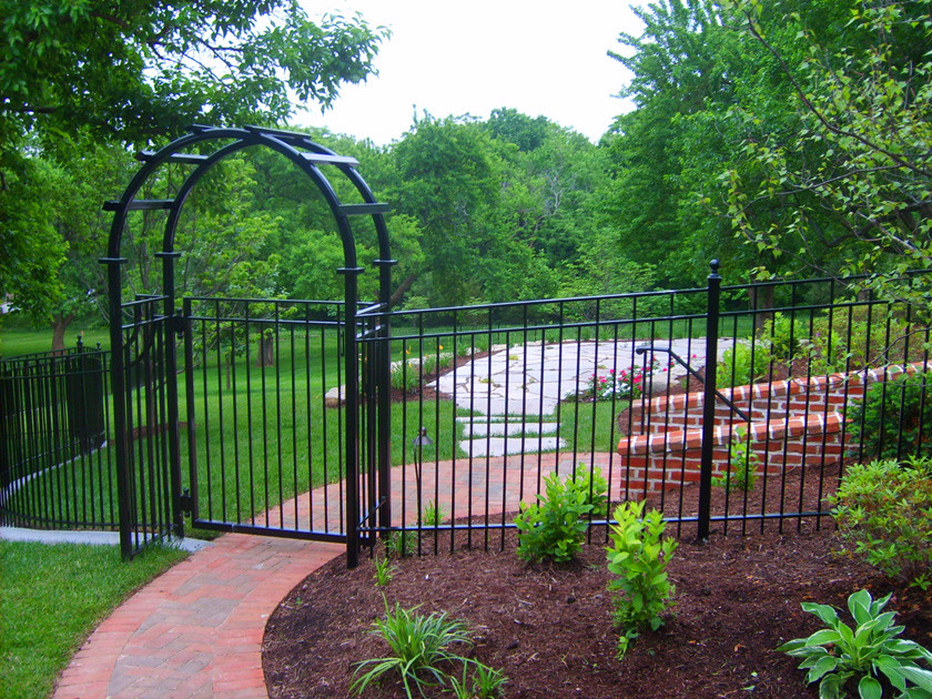 Native vs. Maintained Gateway - Traditional - Landscape - Kansas City ...