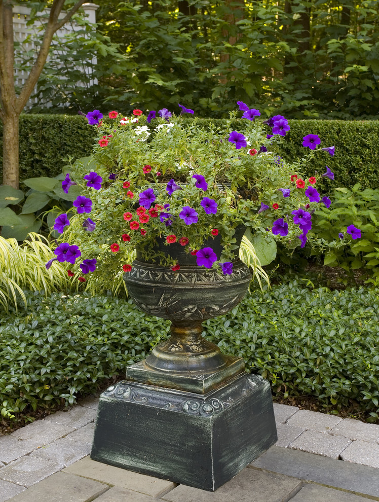 Natural Landscape Plan Mimics Surrounding Nature Preserve - Traditional ...